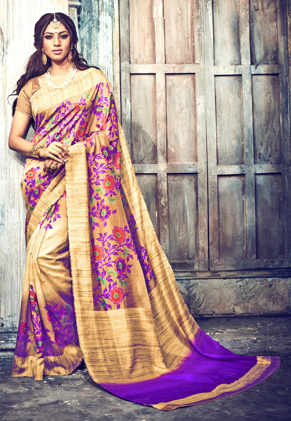 Saree Fabric : Types of Indian Sari Fabric Online at Utsav Fashion