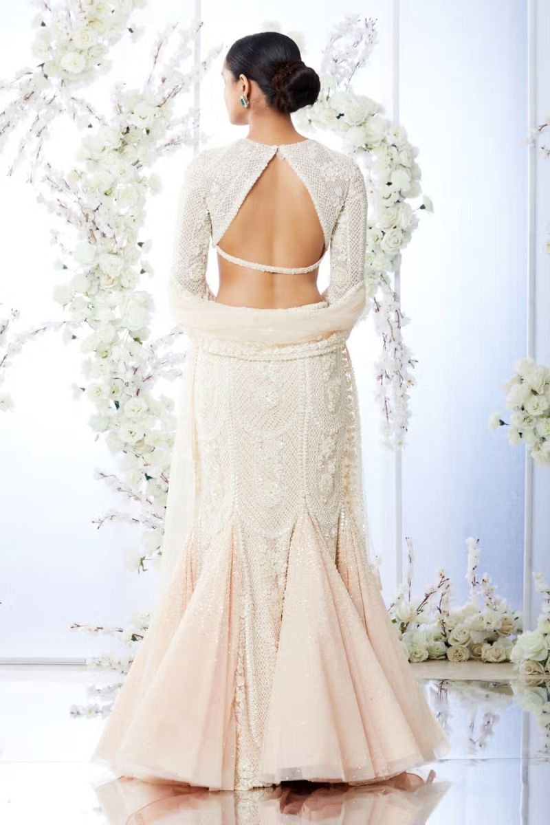 25 Must-Try Blouse Back Neck Designs for Every Woman