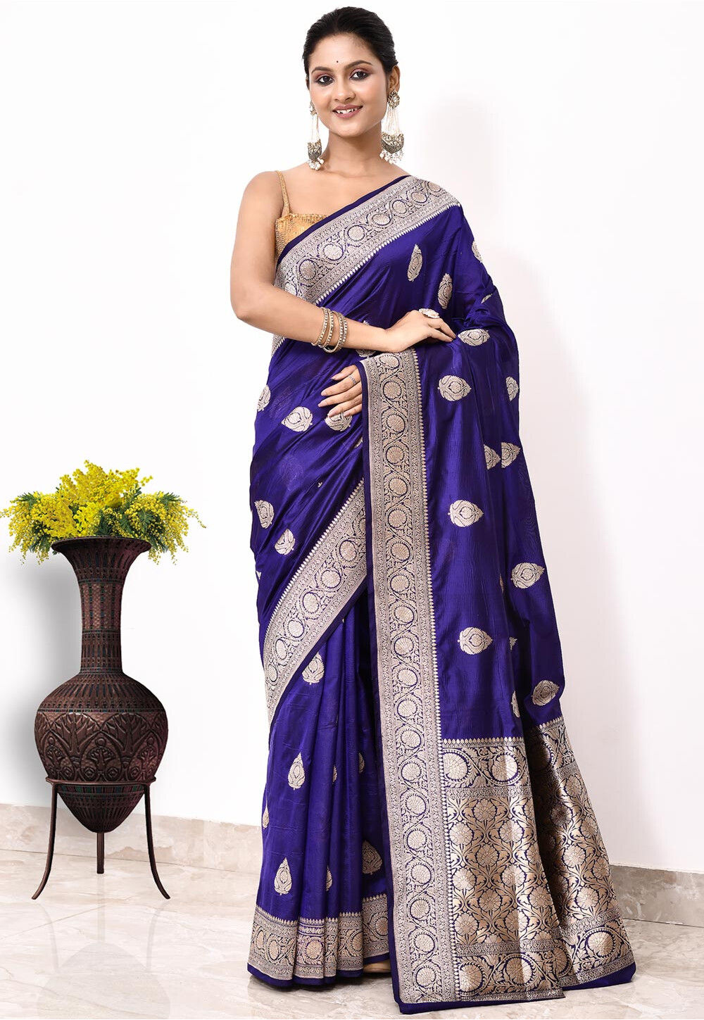 Buy Banarasi Pure Katan Silk Handloom Saree in Royal Blue Online : SGWA203 - Utsav Fashion