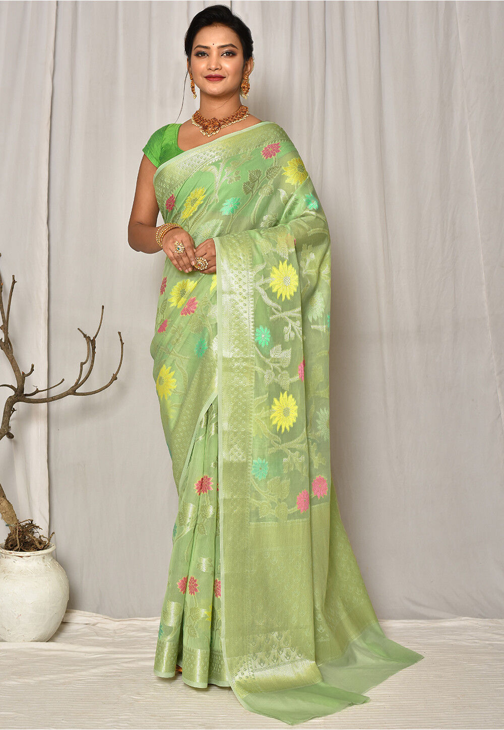 Buy Banarasi Saree in Light Green Online : SWZ1143 - Utsav Fashion