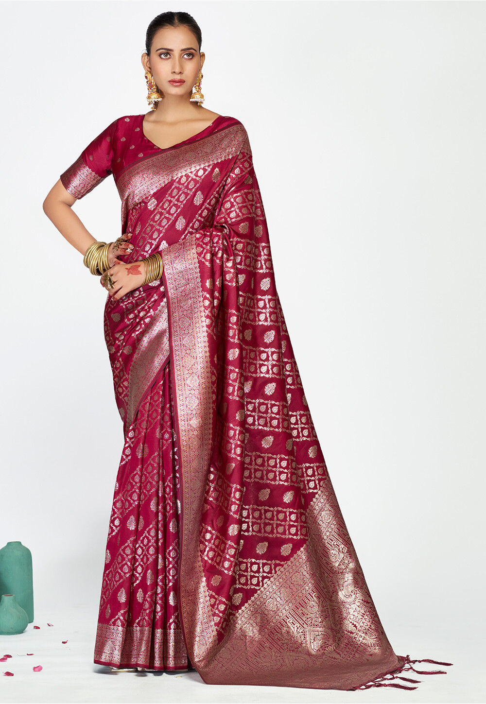 Buy Banarasi Saree in Wine Online : STM868 - Utsav Fashion