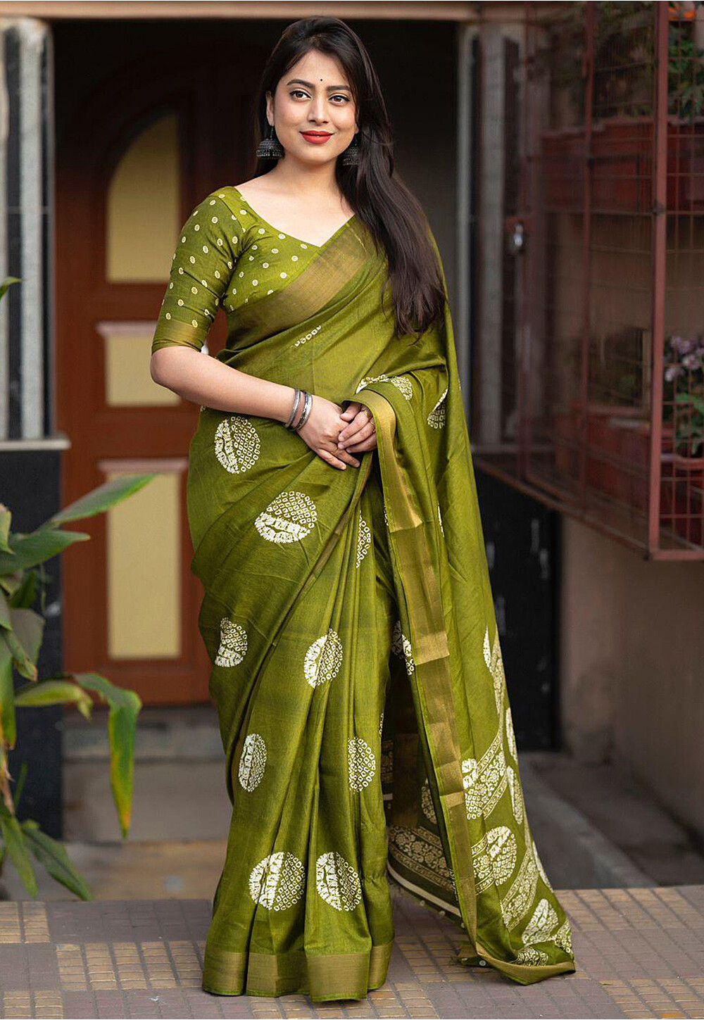 Buy Batik Printed Cotton Saree in Olive Green Online : SCCA166 - Utsav Fashion