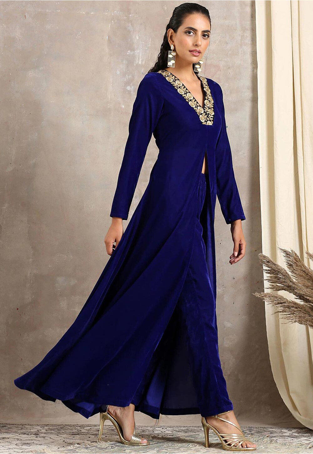 Buy Embroidered Velvet Front Slit Kurta Set in Royal Blue Online ...