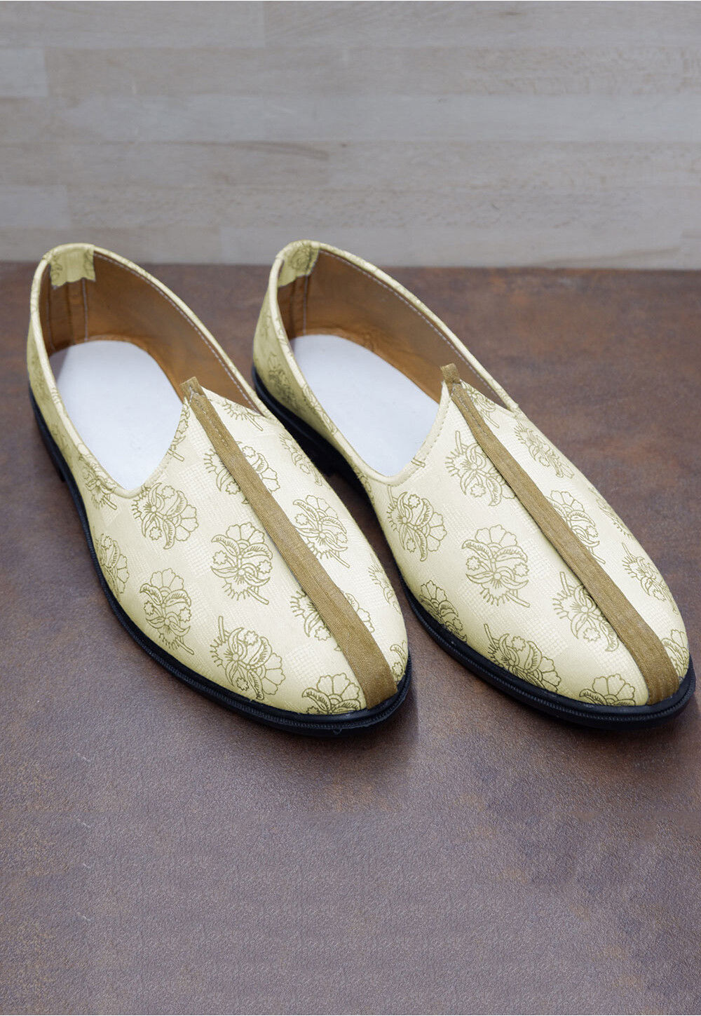 Buy Hand Block Printed Cotton Men Mojari in Off White Online : JJM15 - Utsav Fashion