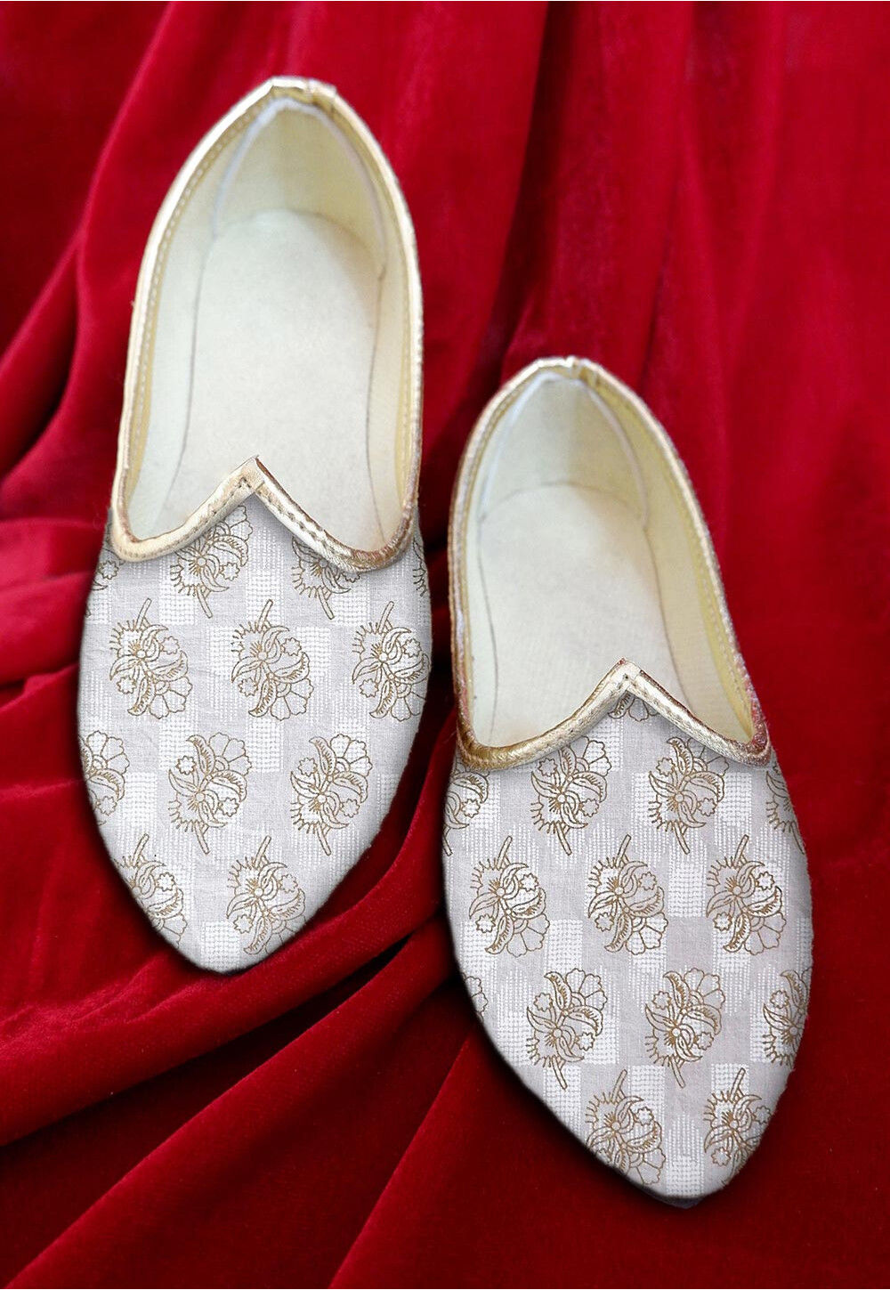 Buy Hand Block Printed Cotton Men Mojari in Off White Online : JJM23 - Utsav Fashion