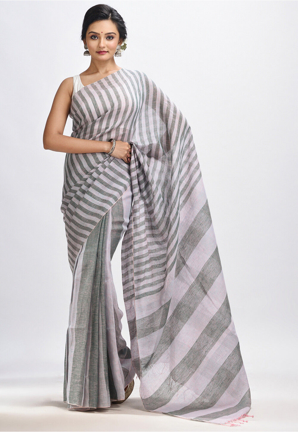 Buy Handloom Pure Linen Saree in Ombre Grey Online : SBEA1793 - Utsav ...