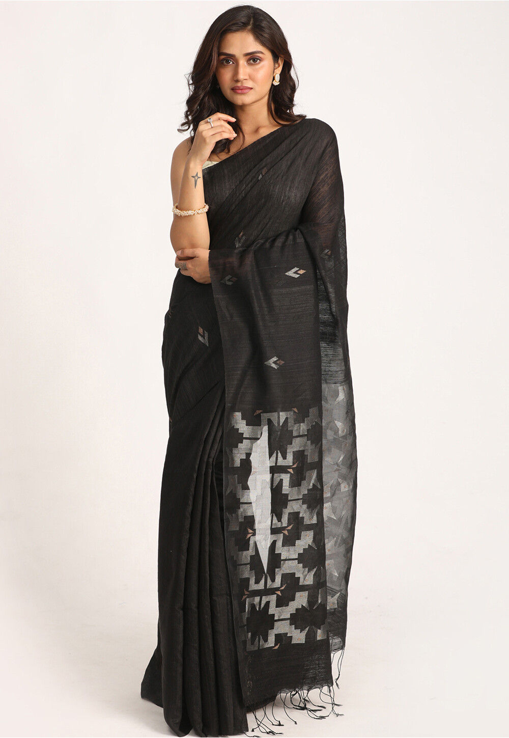 Buy Handloom Pure Matka Silk Jamdani Saree in Black Online : SBEA1758 ...