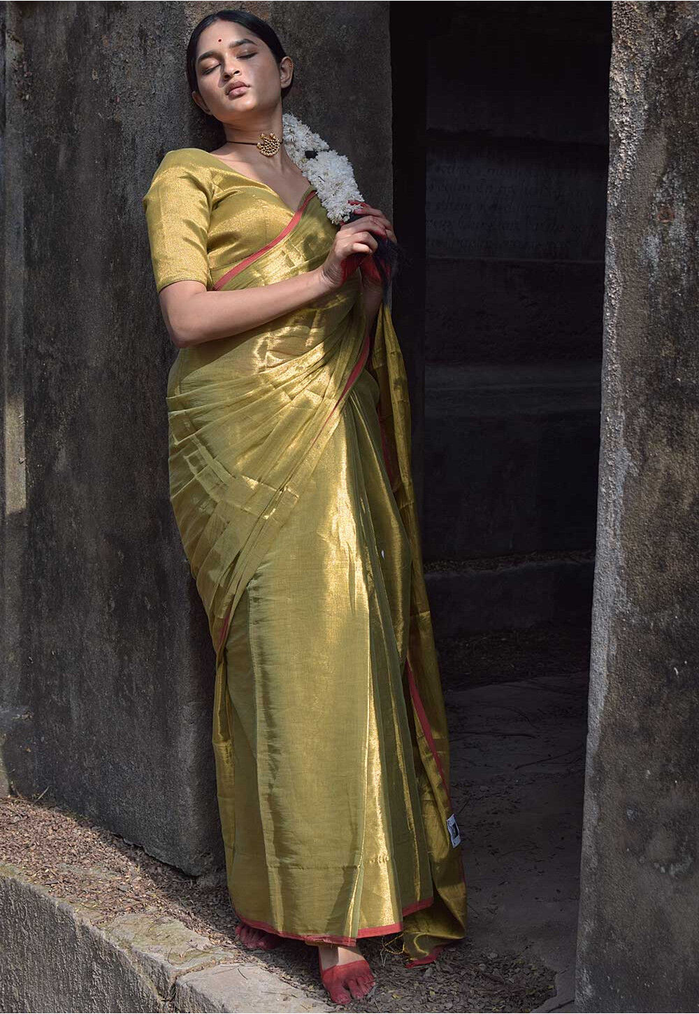 Buy Handloom Tissue Saree in Olive Green Online : SEG95 - Utsav Fashion