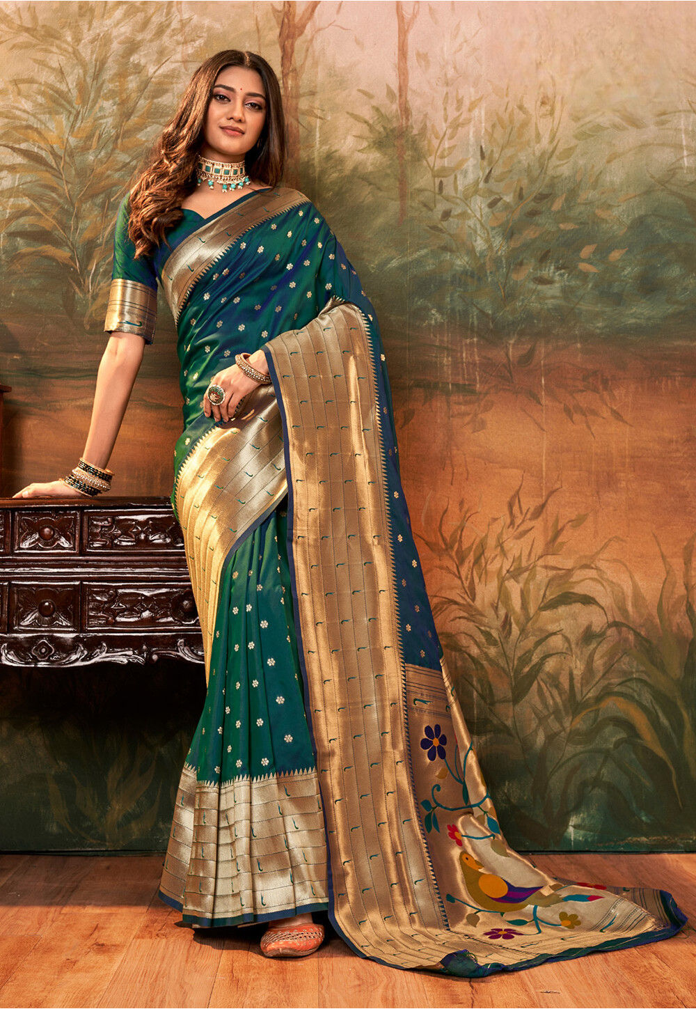 Buy Paithani Saree in Green Online : SAAA232 - Utsav Fashion