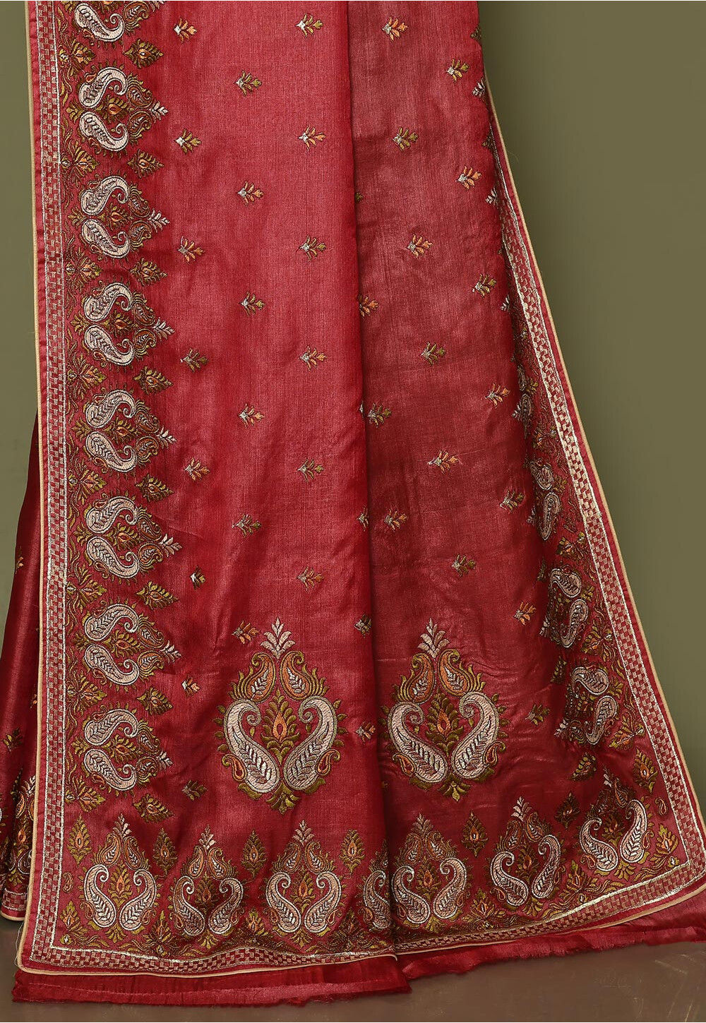 Buy Pure Silk Embroidered Saree in Red Online : SNEA2518 - Utsav Fashion