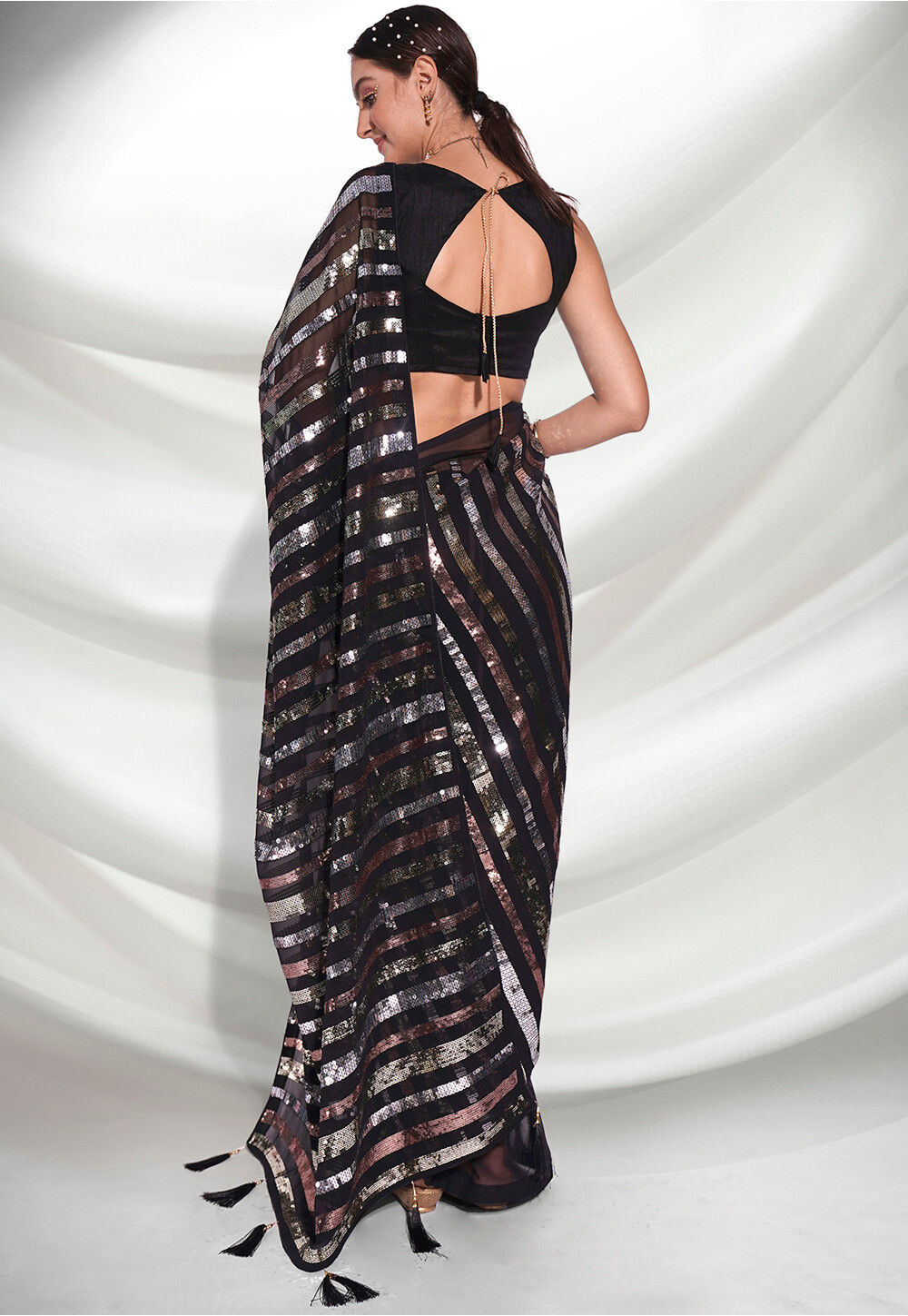 Buy Sequinned Georgette Saree in Black Online : SPF8211 - Utsav Fashion
