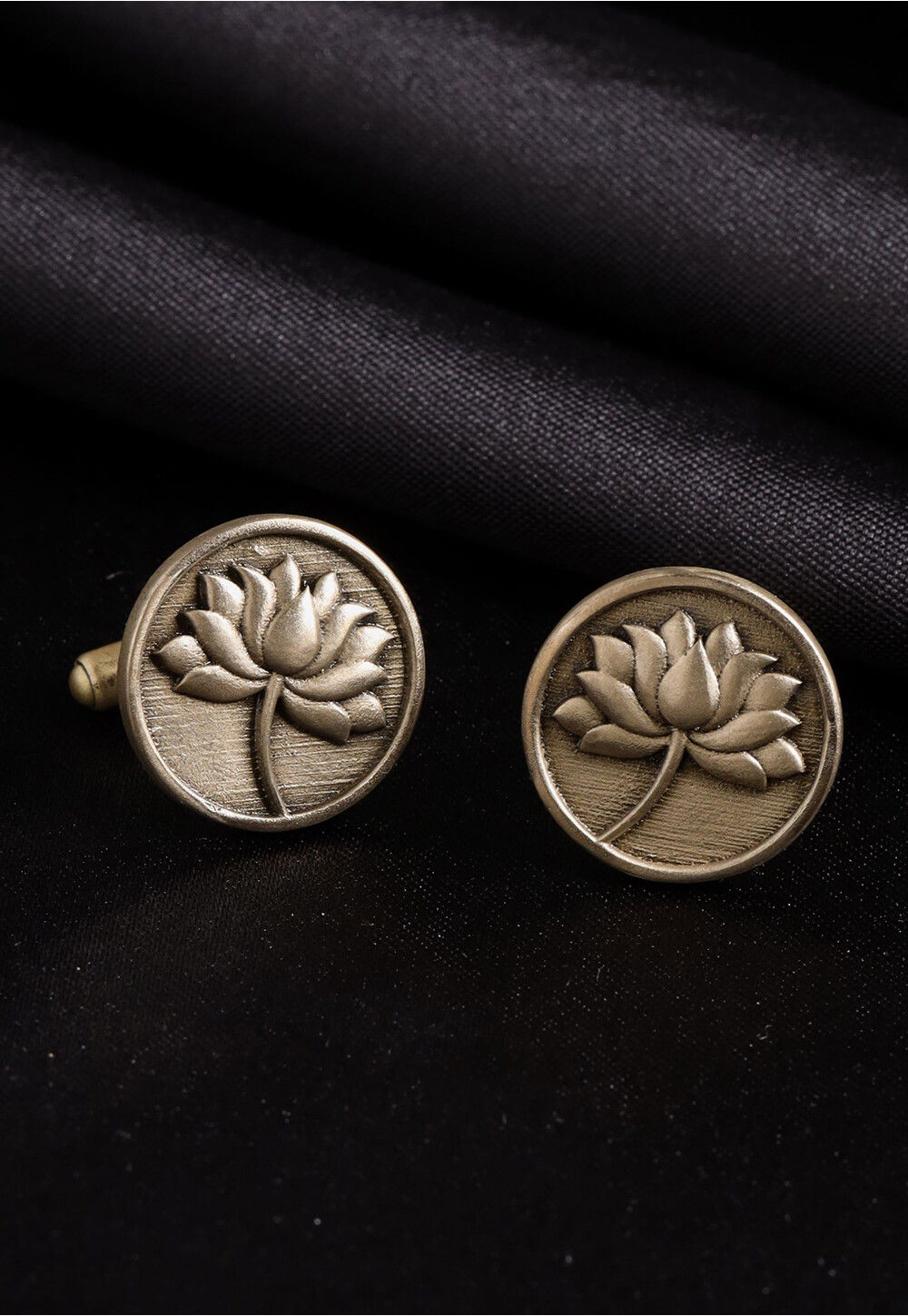Buy The Divine Lotus Metallic Collar Tips Gift Set Online : MTE2132 ...