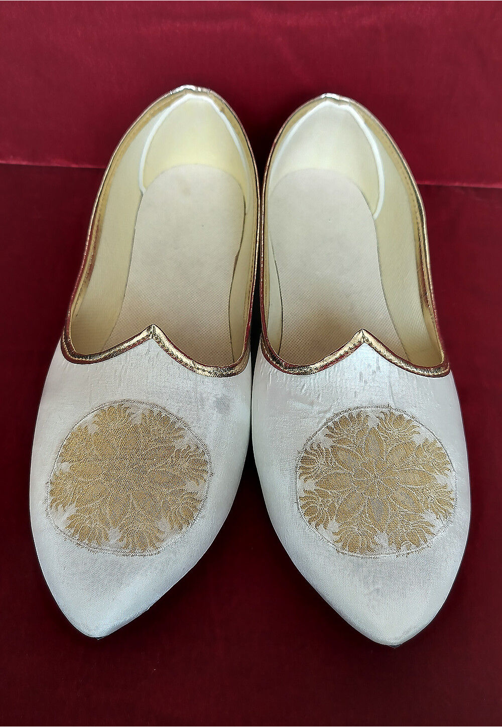 Buy Woven Art Silk Men Mojari in Off White Online : JJM169 - Utsav Fashion