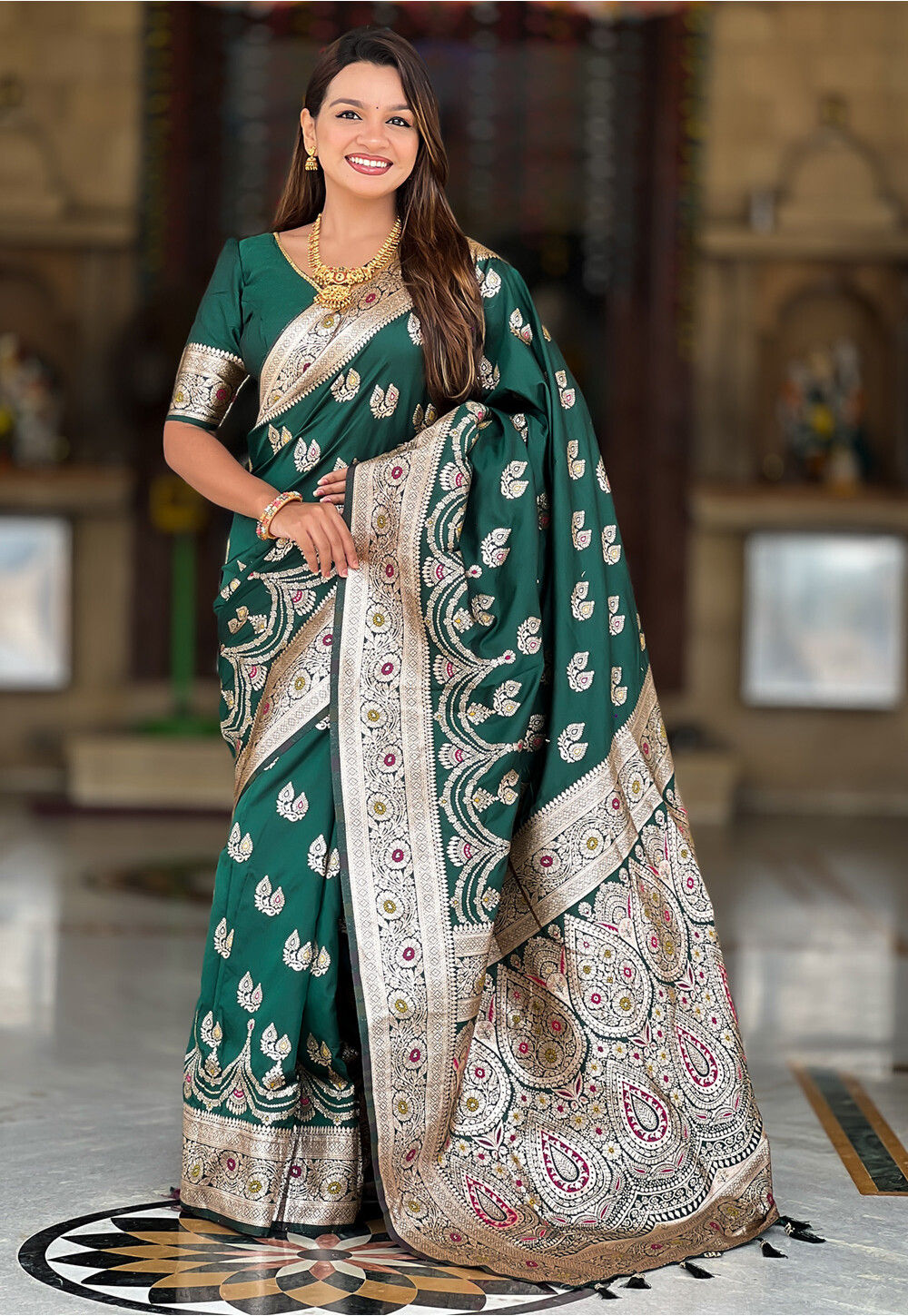 Buy Woven Art Silk Saree in Dark Green Online : SPFA15018 - Utsav Fashion