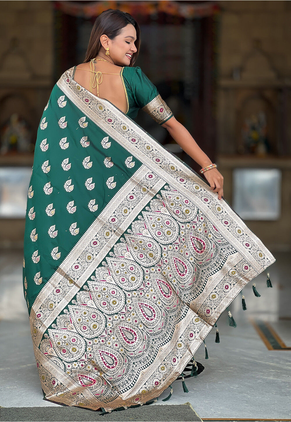 Buy Woven Art Silk Saree in Dark Green Online : SPFA15018 - Utsav Fashion