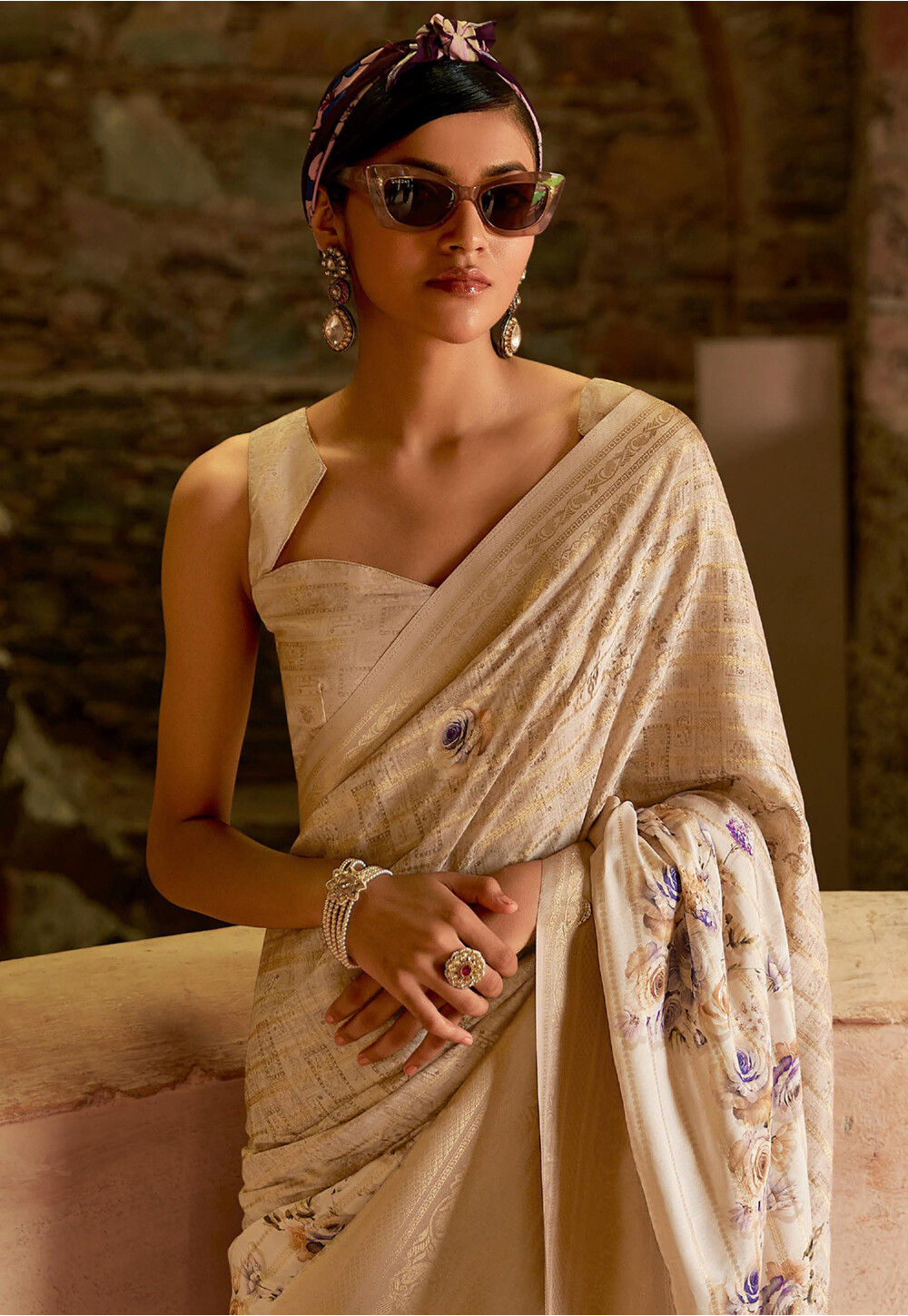 Buy Woven Art Silk Saree in Light Beige Online : SEW15931 - Utsav Fashion