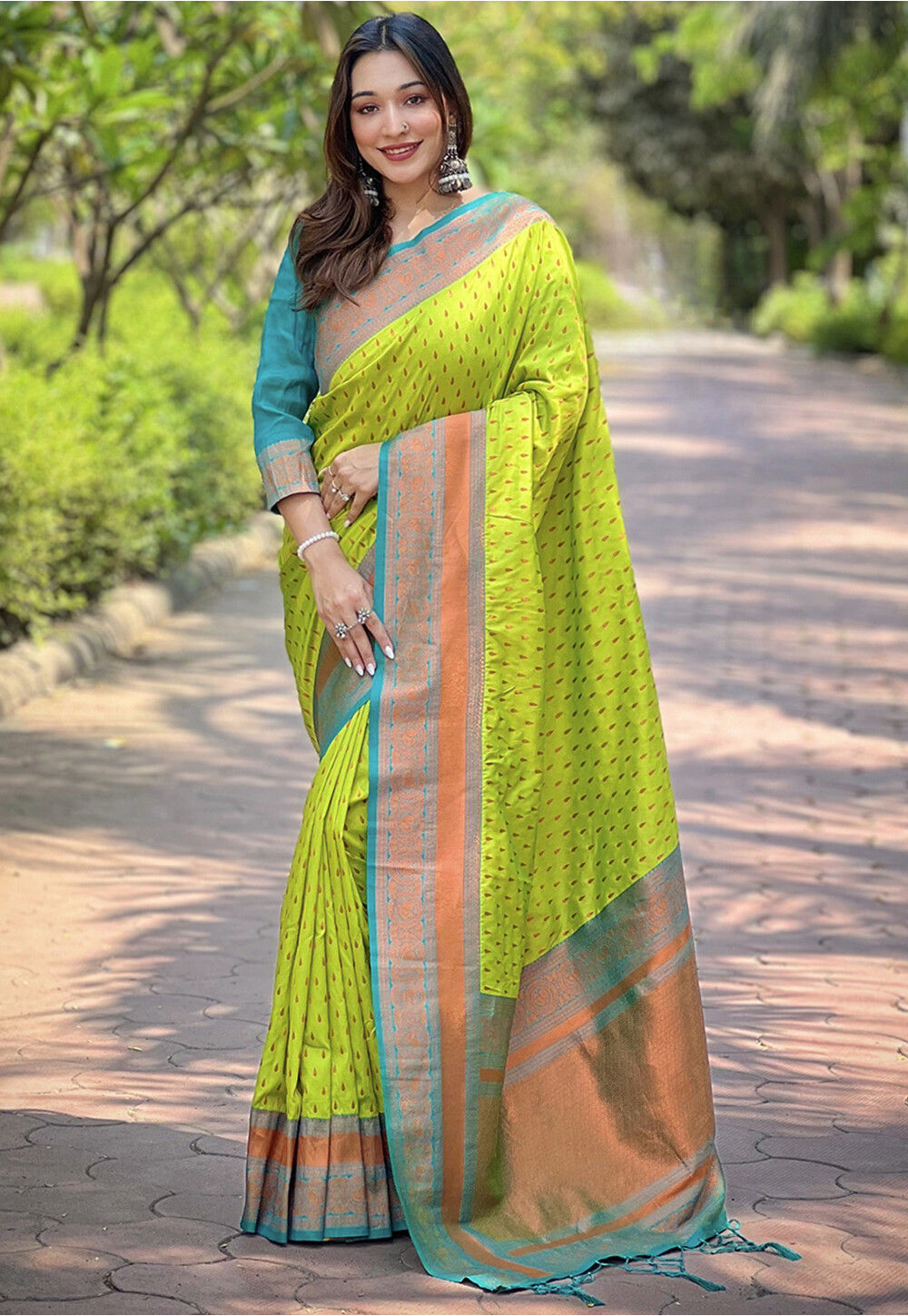 Buy Woven Art Silk Saree in Light Green Online : SPF12952 - Utsav Fashion