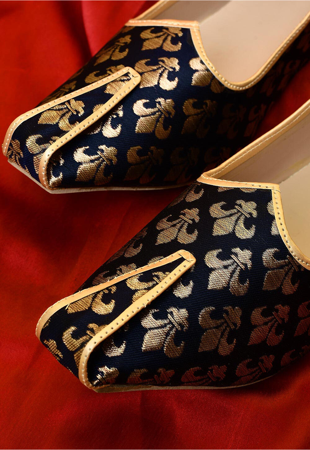 Buy Woven Cotton Silk Jacquard Men Mojari in Blue Online : DND54 ...