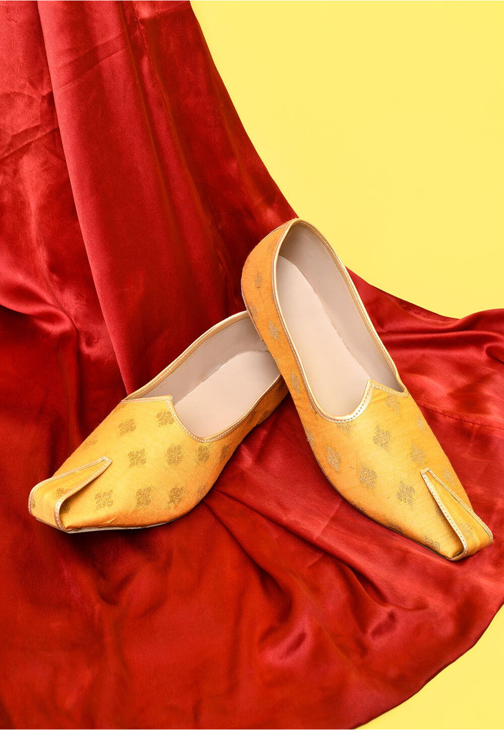 Buy Woven Cotton Silk Jacquard Men Mojari in Yellow Online : DND61 ...