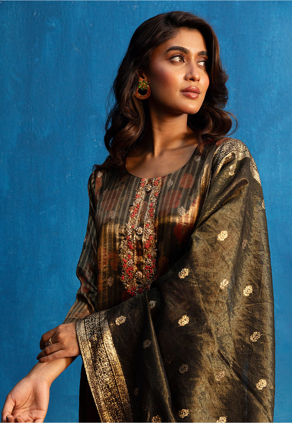 Buy Woven Tissue Jacquard Pakistani suit in Black Online : KNG180 ...