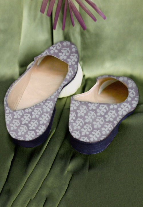 Buy Bagru Printed Cotton Men Mojari in Light Grey Online : JJM12 - Utsav Fashion